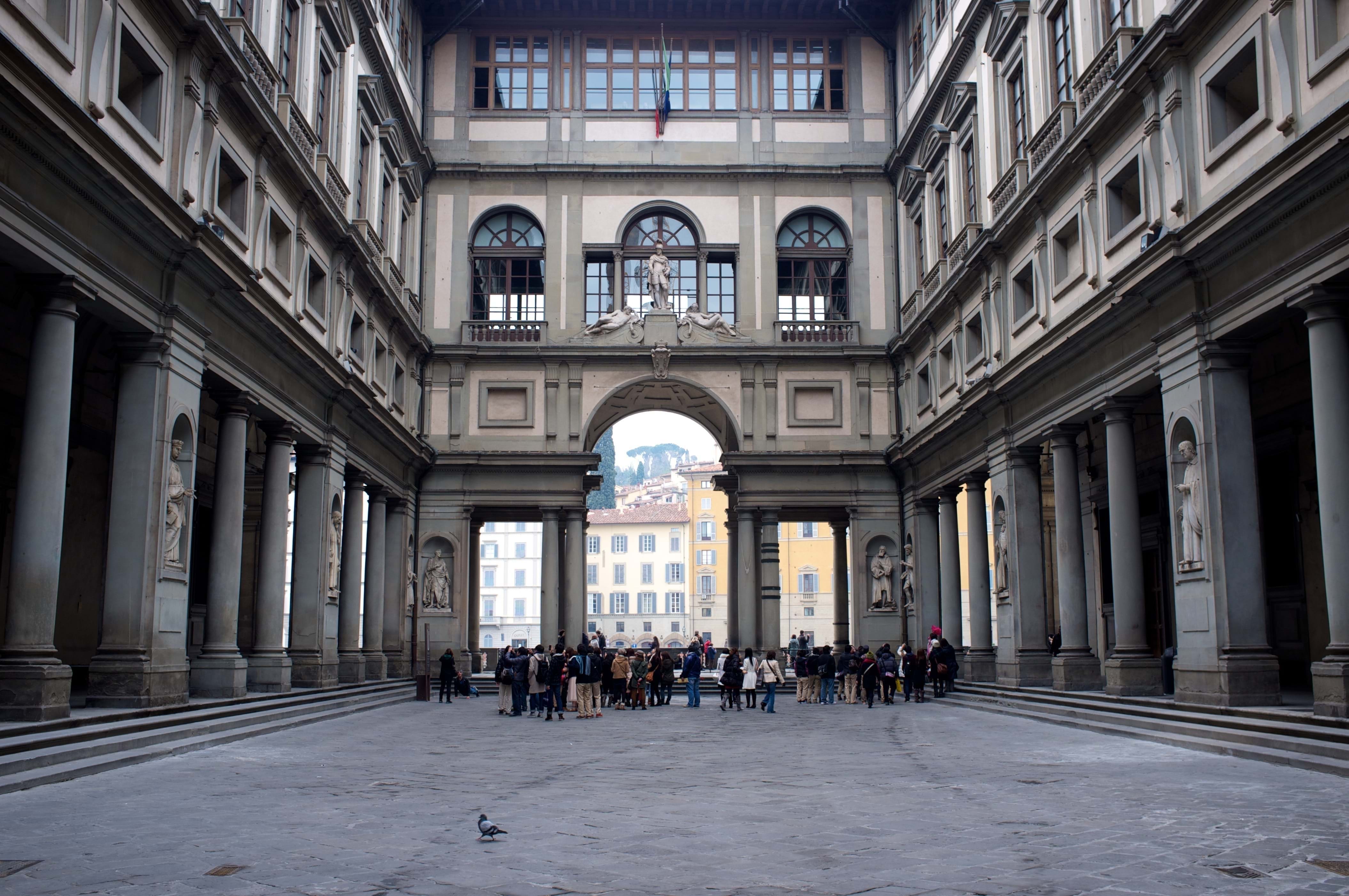 Uffizi Gallery Semi-Private Tour - Dark Rome